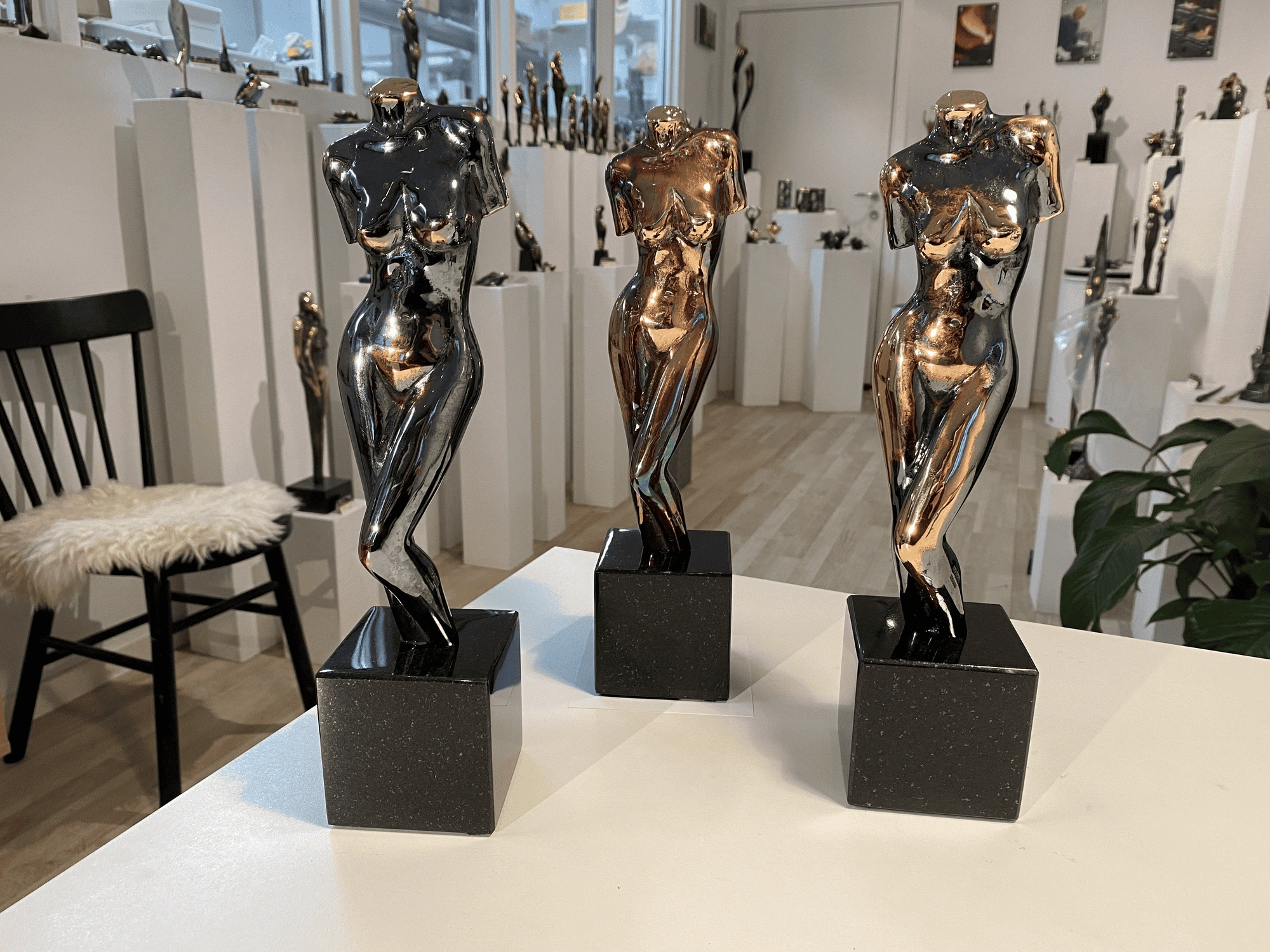 Beautiful female torso with long legs 32 cm